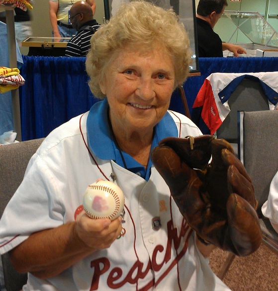 AT THE NATIONAL: Former AAGPBL player talks baseball, movies - Beckett News