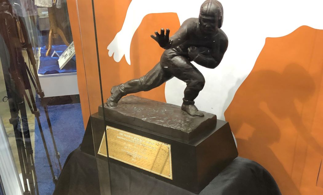 Update: Ricky Williams’ 1998 Heisman Sold at Auction For Record Price ...